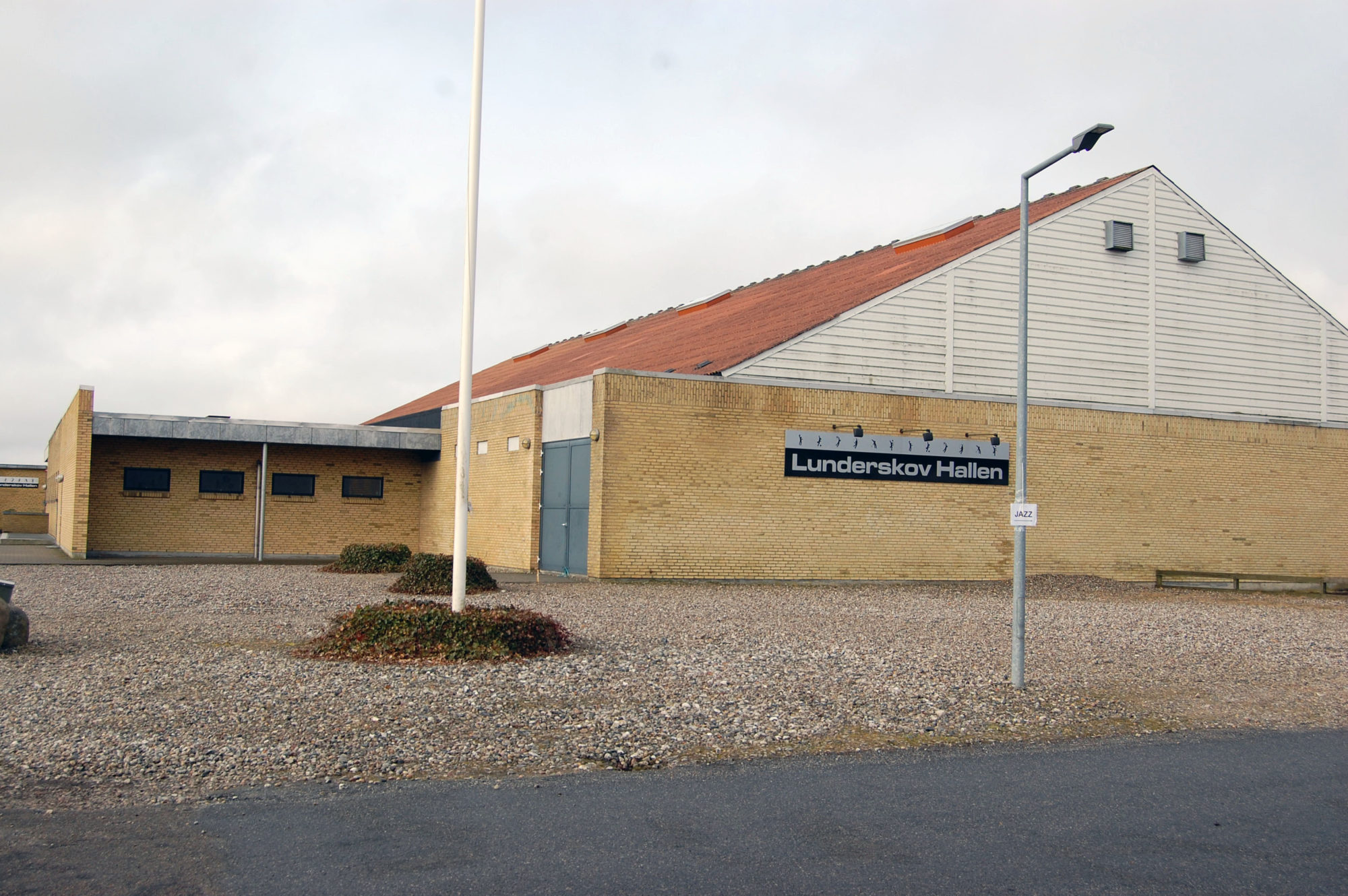 Første spadestik til udvidelse af Lunderskovhallen - Fællesavisen ...