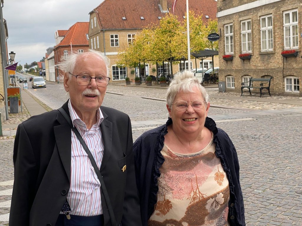 Gerda og Christian inviterer på kroen til helbredelsesmøde ... Gerda og Christian inviterer på kroen til helbredelsesmøde ...